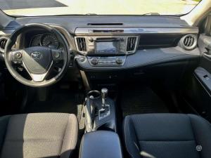 White Toyota RAV4 2014 in Kaunas, with an engine capacity of 2.23 L and mileage of 241 thousand km for 11250 €, photo 12 on AUTOMOTO.COM.LV