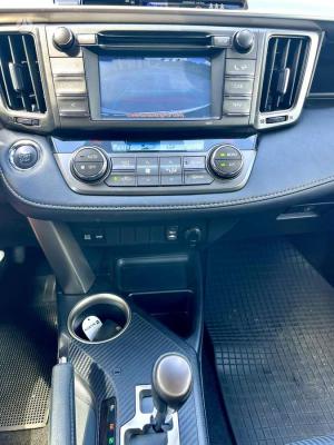White Toyota RAV4 2014 in Kaunas, with an engine capacity of 2.23 L and mileage of 241 thousand km for 11250 €, photo 15 on AUTOMOTO.COM.LV