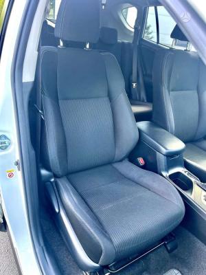 White Toyota RAV4 2014 in Kaunas, with an engine capacity of 2.23 L and mileage of 241 thousand km for 11250 €, photo 16 on AUTOMOTO.COM.LV