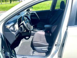White Toyota RAV4 2014 in Kaunas, with an engine capacity of 2.23 L and mileage of 241 thousand km for 11250 €, photo 18 on AUTOMOTO.COM.LV