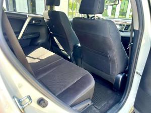 White Toyota RAV4 2014 in Kaunas, with an engine capacity of 2.23 L and mileage of 241 thousand km for 11250 €, photo 21 on AUTOMOTO.COM.LV