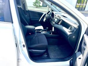 White Toyota RAV4 2014 in Kaunas, with an engine capacity of 2.23 L and mileage of 241 thousand km for 11250 €, photo 24 on AUTOMOTO.COM.LV