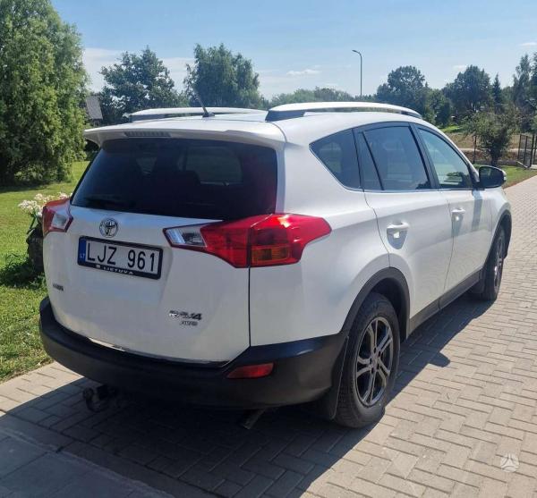 Тойота РАВ 4 2014 в Ионава на AUTOMOTO.COM.LV Белый Тойота РАВ 4 2014 в Ионава, объемом двигателя 2.00 л и пробегом 242 тыс. км за 9800 €, фото 6 на AUTOMOTO.COM.LV