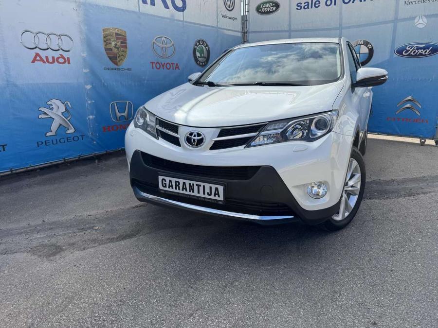 Balts Toyota RAV4 2014 Kauņa, ar dzinēja tilpumu 2.23 L un nobraukumu 212 tūkst. km par 11900 €, foto 4 vietnē AUTOMOTO.COM.LV