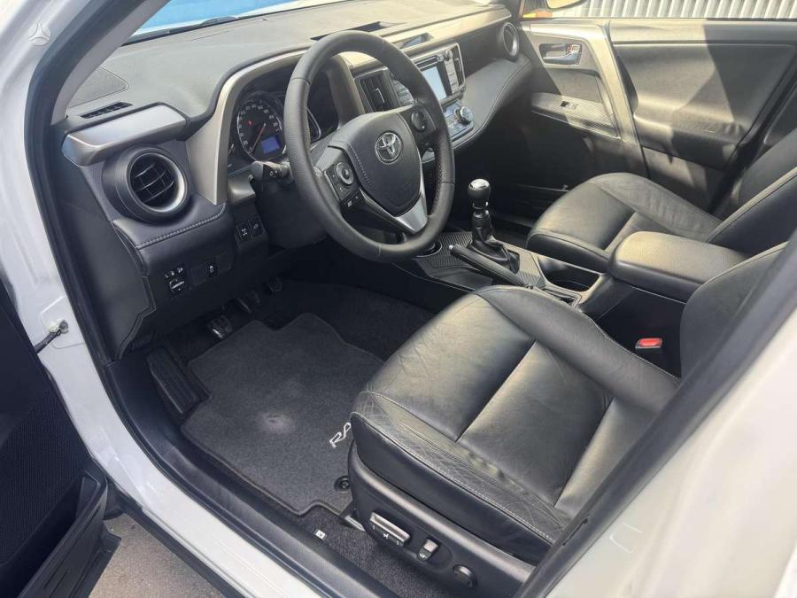 Balts Toyota RAV4 2014 Kauņa, ar dzinēja tilpumu 2.23 L un nobraukumu 212 tūkst. km par 11900 €, foto 7 vietnē AUTOMOTO.COM.LV