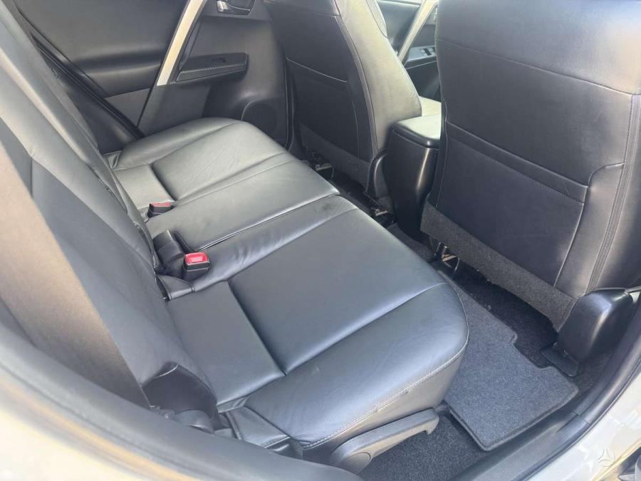 Balts Toyota RAV4 2014 Kauņa, ar dzinēja tilpumu 2.23 L un nobraukumu 212 tūkst. km par 11900 €, foto 10 vietnē AUTOMOTO.COM.LV