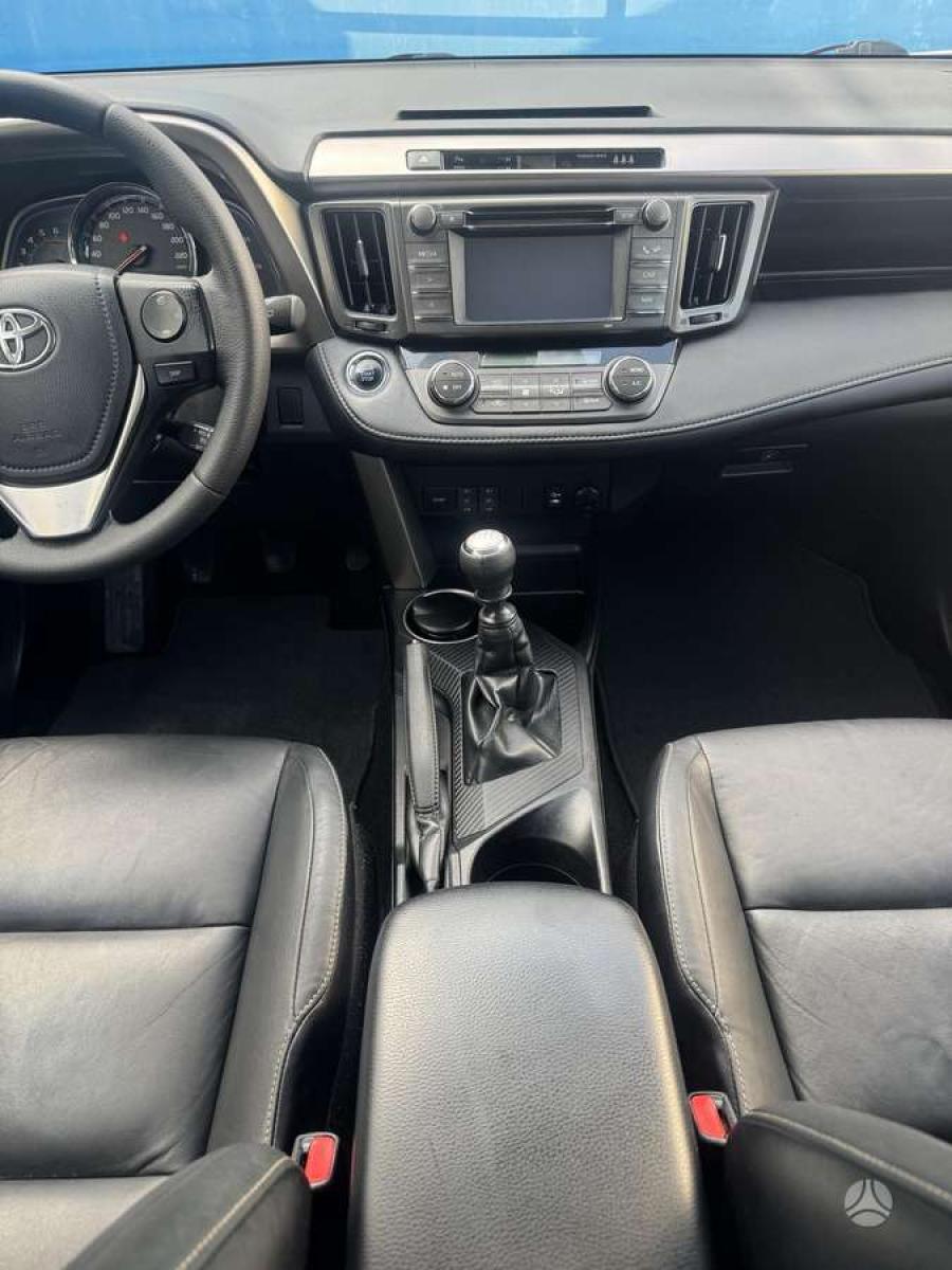 Balts Toyota RAV4 2014 Kauņa, ar dzinēja tilpumu 2.23 L un nobraukumu 212 tūkst. km par 11900 €, foto 12 vietnē AUTOMOTO.COM.LV