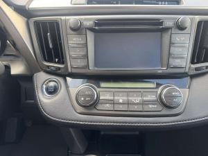Balts Toyota RAV4 2014 Kauņa, ar dzinēja tilpumu 2.23 L un nobraukumu 212 tūkst. km par 11900 €, foto 20 vietnē AUTOMOTO.COM.LV
