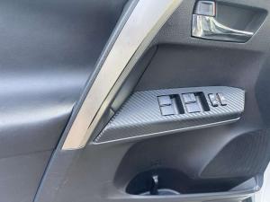 Balts Toyota RAV4 2014 Kauņa, ar dzinēja tilpumu 2.23 L un nobraukumu 212 tūkst. km par 11900 €, foto 22 vietnē AUTOMOTO.COM.LV
