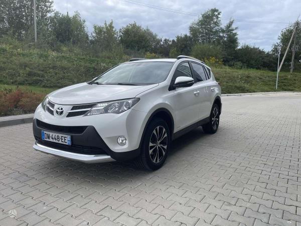 White Toyota RAV4 2014 in Vilnius, with an engine capacity of 2.00 L and mileage of 157 thousand km for 10900 €, photo 1 on AUTOMOTO.COM.LV