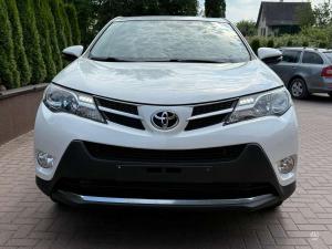 White Toyota RAV4 2014 in Utena, with an engine capacity of 2.00 L and mileage of 270 thousand km for 9700 €, photo 8 on AUTOMOTO.COM.LV