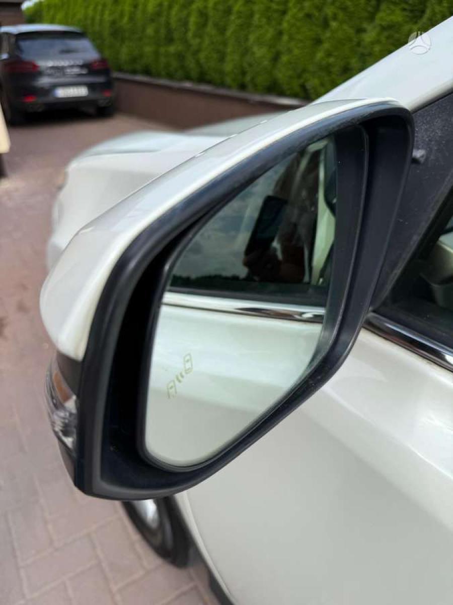 White Toyota RAV4 2014 in Utena, with an engine capacity of 2.00 L and mileage of 270 thousand km for 9700 €, photo 27 on AUTOMOTO.COM.LV