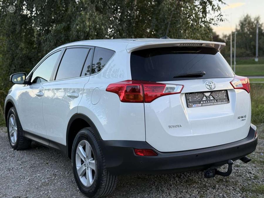 Balts Toyota RAV4 2014 Šauļi, ar dzinēja tilpumu 2.00 L un nobraukumu 292 tūkst. km par 12950 €, foto 8 vietnē AUTOMOTO.COM.LV