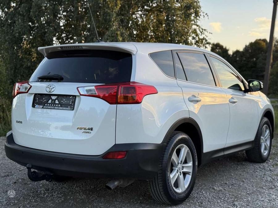Balts Toyota RAV4 2014 Šauļi, ar dzinēja tilpumu 2.00 L un nobraukumu 292 tūkst. km par 12950 €, foto 9 vietnē AUTOMOTO.COM.LV