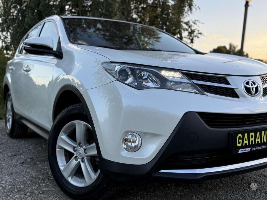 Balts Toyota RAV4 2014 Šauļi, ar dzinēja tilpumu 2.00 L un nobraukumu 292 tūkst. km par 12950 €, foto 12 vietnē AUTOMOTO.COM.LV