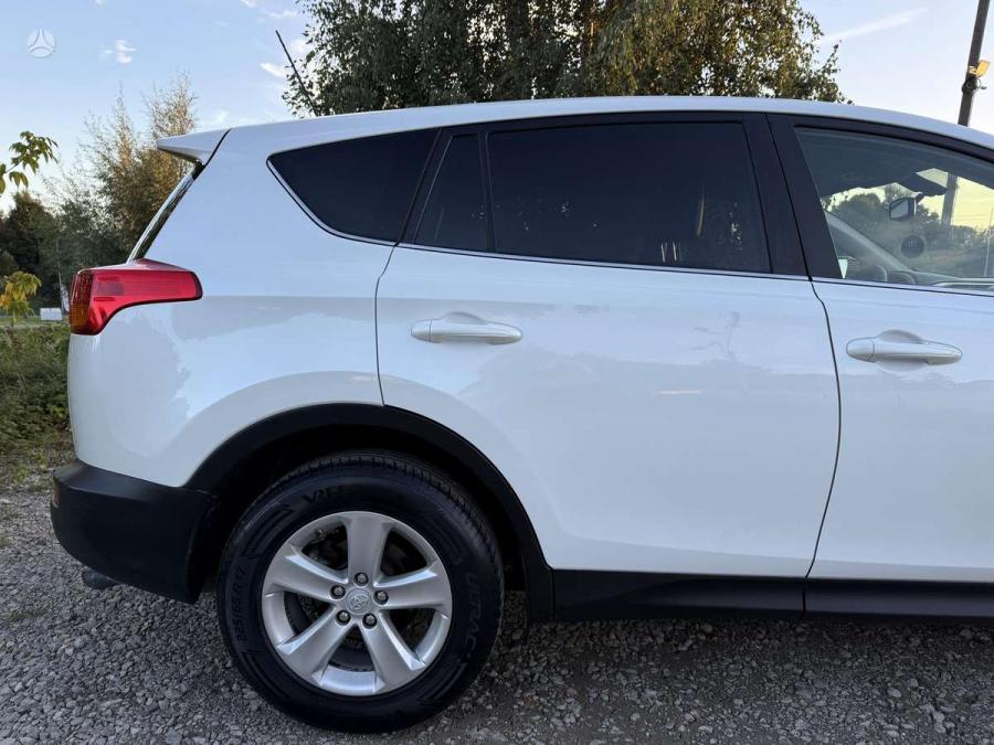 Balts Toyota RAV4 2014 Šauļi, ar dzinēja tilpumu 2.00 L un nobraukumu 292 tūkst. km par 12950 €, foto 16 vietnē AUTOMOTO.COM.LV