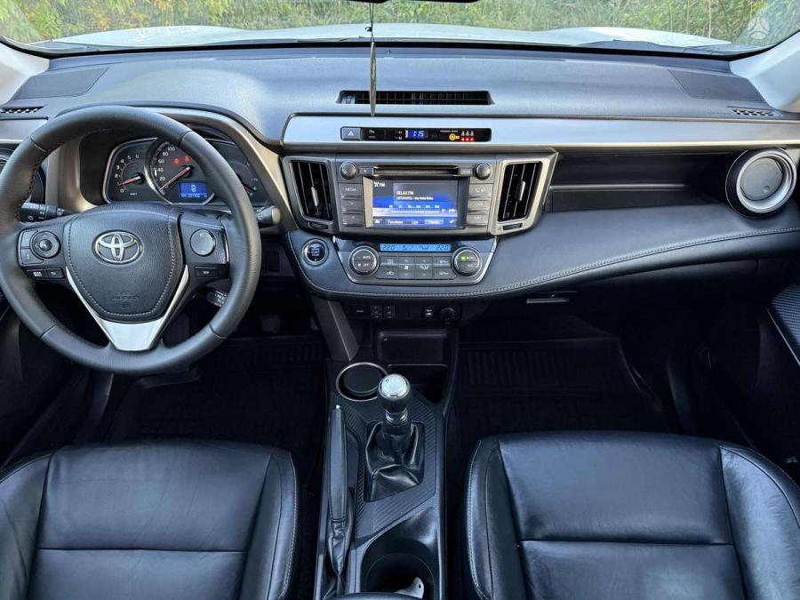 Balts Toyota RAV4 2014 Šauļi, ar dzinēja tilpumu 2.00 L un nobraukumu 292 tūkst. km par 12950 €, foto 20 vietnē AUTOMOTO.COM.LV