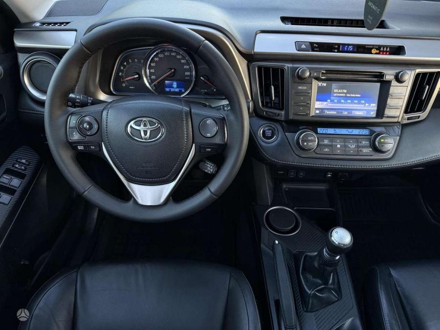 Balts Toyota RAV4 2014 Šauļi, ar dzinēja tilpumu 2.00 L un nobraukumu 292 tūkst. km par 12950 €, foto 21 vietnē AUTOMOTO.COM.LV