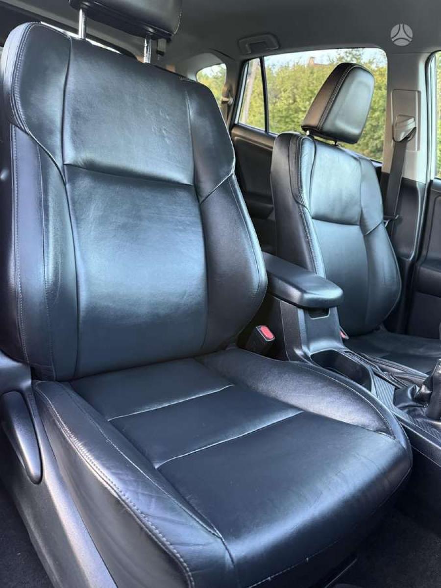 Balts Toyota RAV4 2014 Šauļi, ar dzinēja tilpumu 2.00 L un nobraukumu 292 tūkst. km par 12950 €, foto 25 vietnē AUTOMOTO.COM.LV