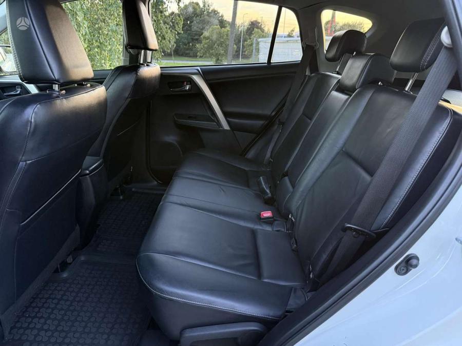 Balts Toyota RAV4 2014 Šauļi, ar dzinēja tilpumu 2.00 L un nobraukumu 292 tūkst. km par 12950 €, foto 26 vietnē AUTOMOTO.COM.LV