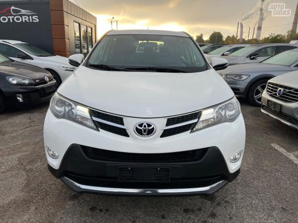 Balts Toyota RAV4 2014 Panevēža, ar dzinēja tilpumu 2.20 L un nobraukumu 150 tūkst. km par 11600 €, foto 3 vietnē AUTOMOTO.COM.LV