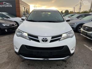 White Toyota RAV4 2014 in Panevezys, with an engine capacity of 2.20 L and mileage of 150 thousand km for 11600 €, photo 3 on AUTOMOTO.COM.LV