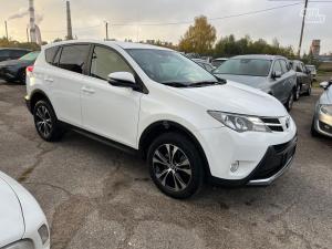 White Toyota RAV4 2014 in Panevezys, with an engine capacity of 2.20 L and mileage of 150 thousand km for 11600 €, photo 4 on AUTOMOTO.COM.LV