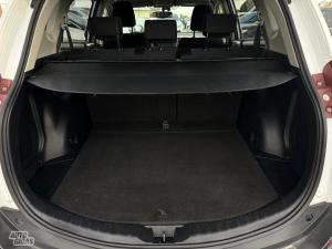 White Toyota RAV4 2014 in Panevezys, with an engine capacity of 2.20 L and mileage of 150 thousand km for 11600 €, photo 19 on AUTOMOTO.COM.LV