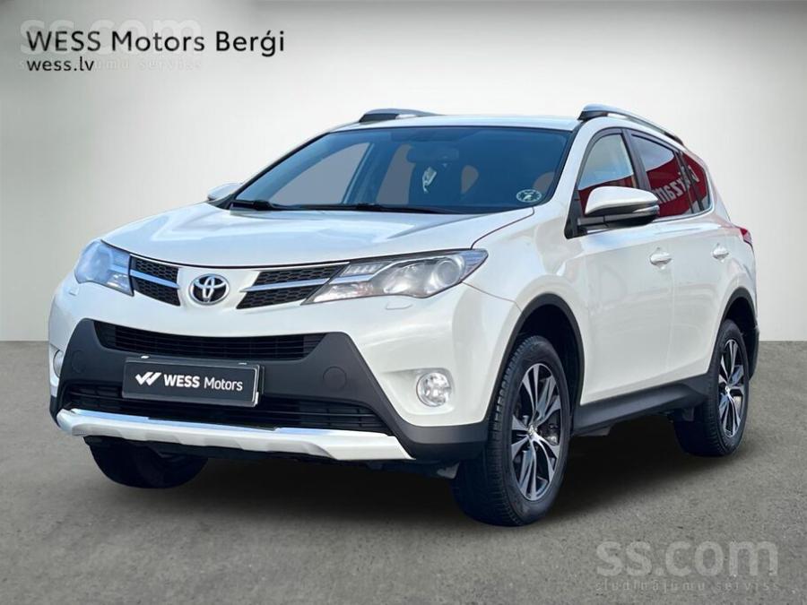 White Toyota RAV4 2015 in Riga, with an engine capacity of 2.00 L and mileage of 153 thousand km for 14500 €, photo 1 on AUTOMOTO.COM.LV