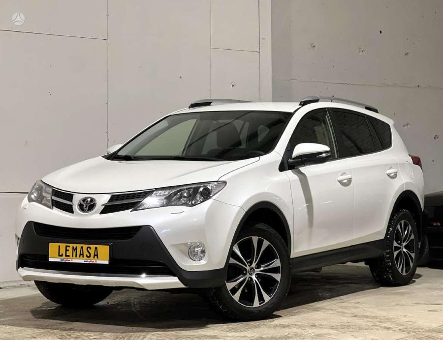 White Toyota RAV4 2015 in Klaipeda, with an engine capacity of 1.99 L and mileage of 141 thousand km for 13990 €, photo 9 on AUTOMOTO.COM.LV
