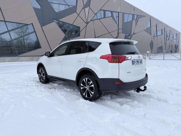White Toyota RAV4 2015 in Siauliai, with an engine capacity of 2.20 L and mileage of 234 thousand km for 10200 €, photo 10 on AUTOMOTO.COM.LV