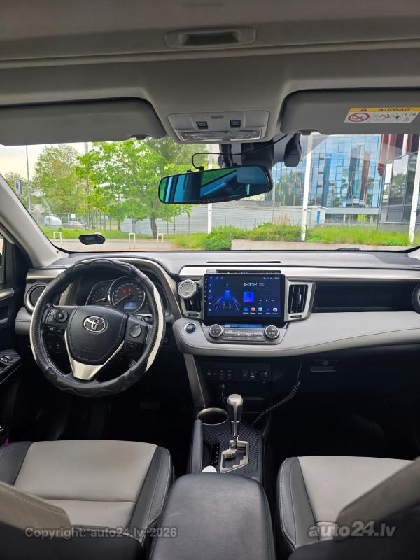 Balts Toyota RAV4 2015 Tallina, ar dzinēja tilpumu 2.00 L un nobraukumu 144 tūkst. km par 15990 €, foto 6 vietnē AUTOMOTO.COM.LV