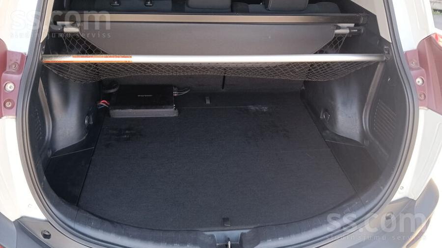 Balts Toyota RAV4 2015 Rīga, ar dzinēja tilpumu 2.00 L un nobraukumu 155 tūkst. km par 13100 €, foto 9 vietnē AUTOMOTO.COM.LV