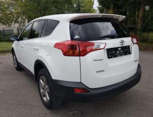White Toyota RAV4 2015 in Siauliai, with an engine capacity of 2.00 L and mileage of 300 thousand km for 7700 €, photo 8 on AUTOMOTO.COM.LV