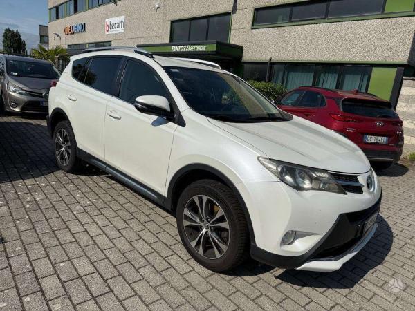 Balts Toyota RAV4 2015 Šauļi, ar dzinēja tilpumu 2.00 L un nobraukumu 290 tūkst. km par 8700 €, foto 4 vietnē AUTOMOTO.COM.LV