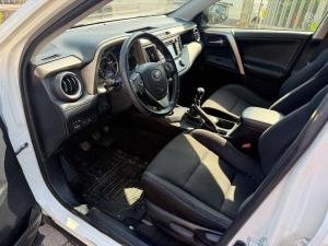 White Toyota RAV4 2015 in Siauliai, with an engine capacity of 2.00 L and mileage of 290 thousand km for 8700 €, photo 14 on AUTOMOTO.COM.LV