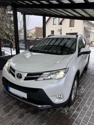 White Toyota RAV4 2015 in Vilnius, with an engine capacity of 2.23 L and mileage of 33 thousand km for 14000 €, photo  on AUTOMOTO.COM.LV
