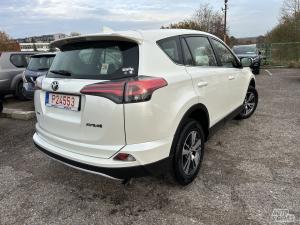 Balts Toyota RAV4 2016 Alīta, ar dzinēja tilpumu 2.00 L un nobraukumu 244 tūkst. km par 139000 €, foto 3 vietnē AUTOMOTO.COM.LV