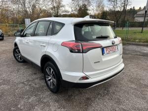 Balts Toyota RAV4 2016 Alīta, ar dzinēja tilpumu 2.00 L un nobraukumu 244 tūkst. km par 139000 €, foto 4 vietnē AUTOMOTO.COM.LV