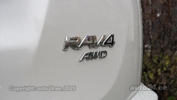 Balts Toyota RAV4 2016 Tallina, ar dzinēja tilpumu 2.00 L un nobraukumu 172 tūkst. km par 16900 €, foto 7 vietnē AUTOMOTO.COM.LV