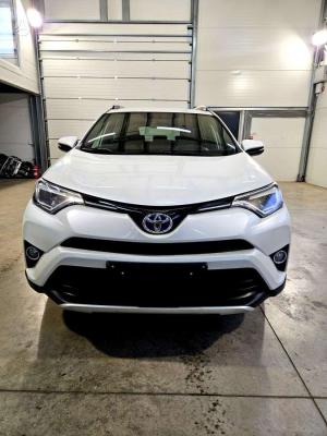 White Toyota RAV4 2016 in Marijampole, with an engine capacity of 2.50 L and mileage of 327 thousand km for 12300 €, photo 2 on AUTOMOTO.COM.LV