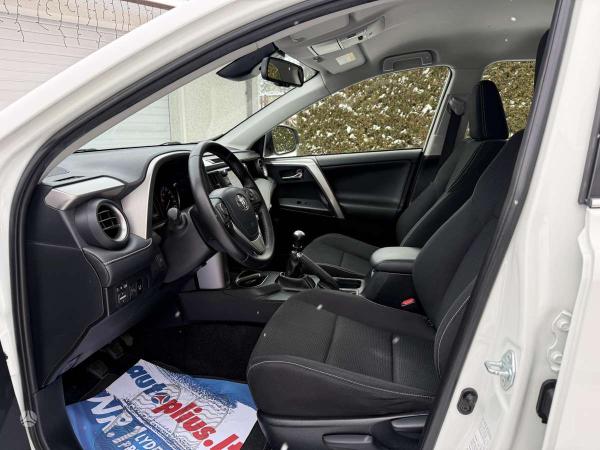 Balts Toyota RAV4 2016 Ukmergė, ar dzinēja tilpumu 2.00 L un nobraukumu 190 tūkst. km par 12950 €, foto 5 vietnē AUTOMOTO.COM.LV