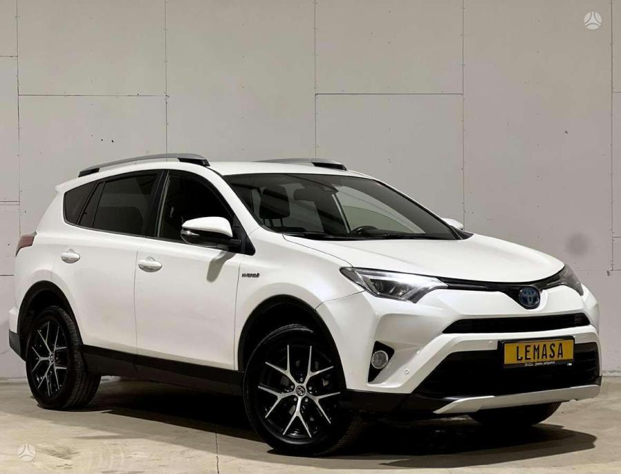 Balts Toyota RAV4 2016 Klaipėda, ar dzinēja tilpumu 2.49 L un nobraukumu 291 tūkst. km par 13500 €, foto 1 vietnē AUTOMOTO.COM.LV