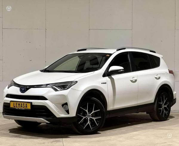 White Toyota RAV4 2016 in Klaipeda, with an engine capacity of 2.49 L and mileage of 291 thousand km for 13500 €, photo 5 on AUTOMOTO.COM.LV