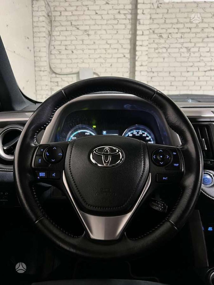 Balts Toyota RAV4 2016 Klaipėda, ar dzinēja tilpumu 2.49 L un nobraukumu 291 tūkst. km par 13500 €, foto 30 vietnē AUTOMOTO.COM.LV