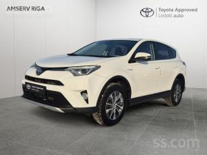 Balts Toyota RAV4 2016 Rīga, ar dzinēja tilpumu 2.50 L un nobraukumu 165 tūkst. km par 15800 €, foto  vietnē AUTOMOTO.COM.LV