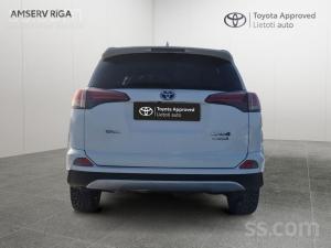 Balts Toyota RAV4 2016 Rīga, ar dzinēja tilpumu 2.50 L un nobraukumu 165 tūkst. km par 15800 €, foto 4 vietnē AUTOMOTO.COM.LV