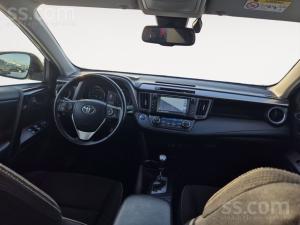 Balts Toyota RAV4 2016 Rīga, ar dzinēja tilpumu 2.50 L un nobraukumu 165 tūkst. km par 15800 €, foto 8 vietnē AUTOMOTO.COM.LV