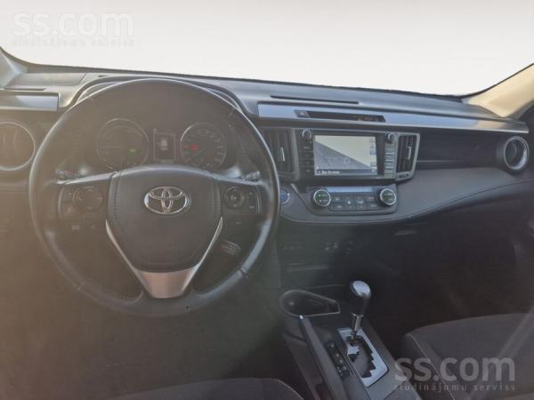 Balts Toyota RAV4 2016 Rīga, ar dzinēja tilpumu 2.50 L un nobraukumu 165 tūkst. km par 15800 €, foto 9 vietnē AUTOMOTO.COM.LV