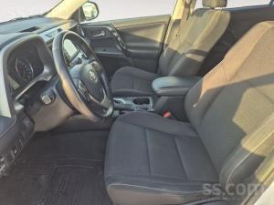 Balts Toyota RAV4 2016 Rīga, ar dzinēja tilpumu 2.50 L un nobraukumu 165 tūkst. km par 15800 €, foto 11 vietnē AUTOMOTO.COM.LV